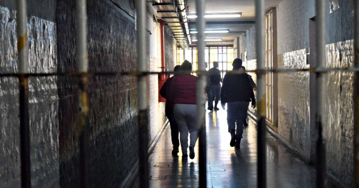 Cárceles: ¿lugares de castigo o reinserción? | IP - Información ...